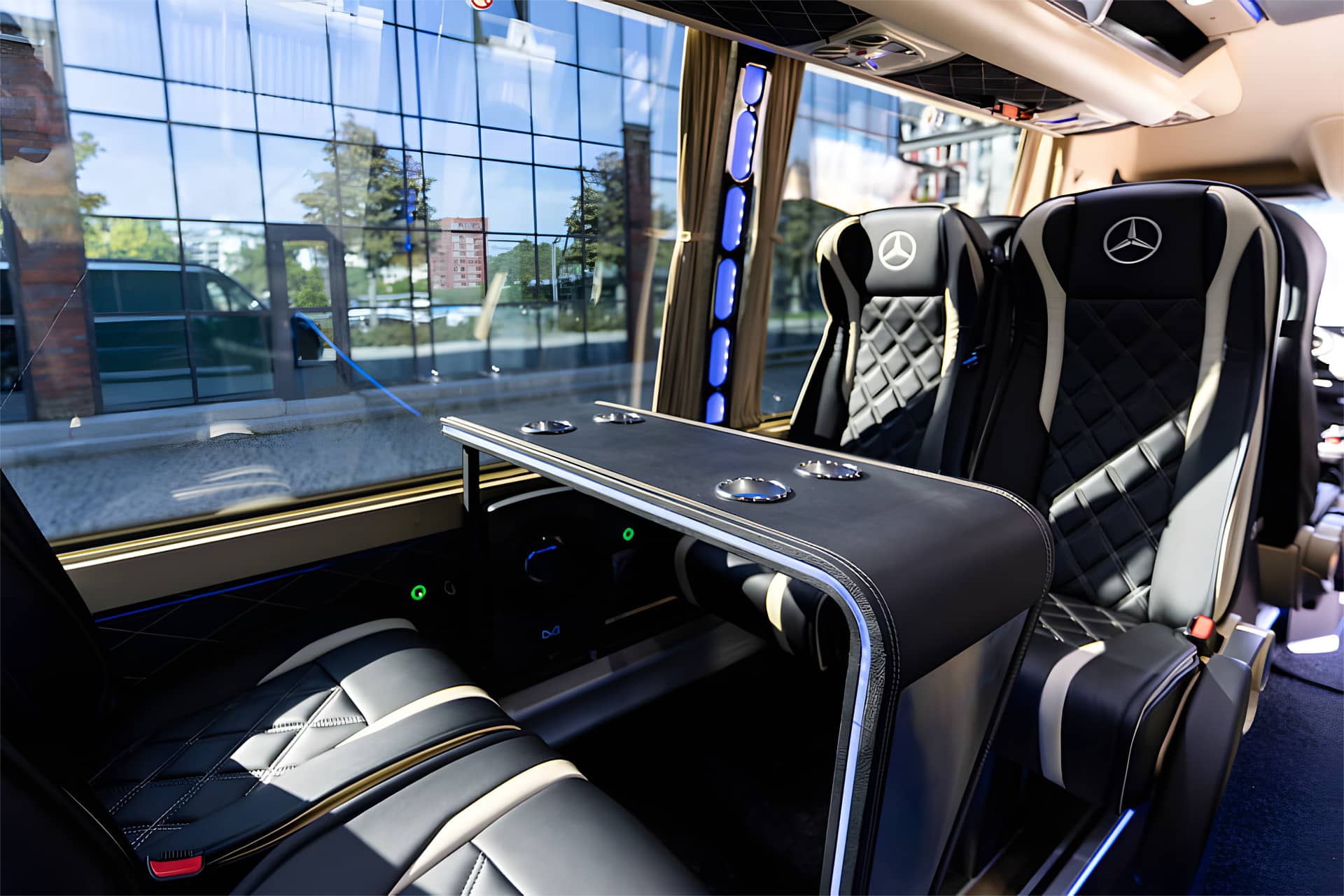 Luxury minibus, VIP Sprinter - for hire in Frankfurt and Hesse