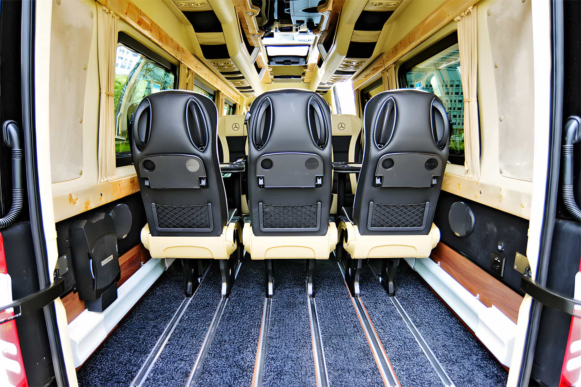 Luxury minibus, VIP Sprinter - for hire in Frankfurt and Hesse