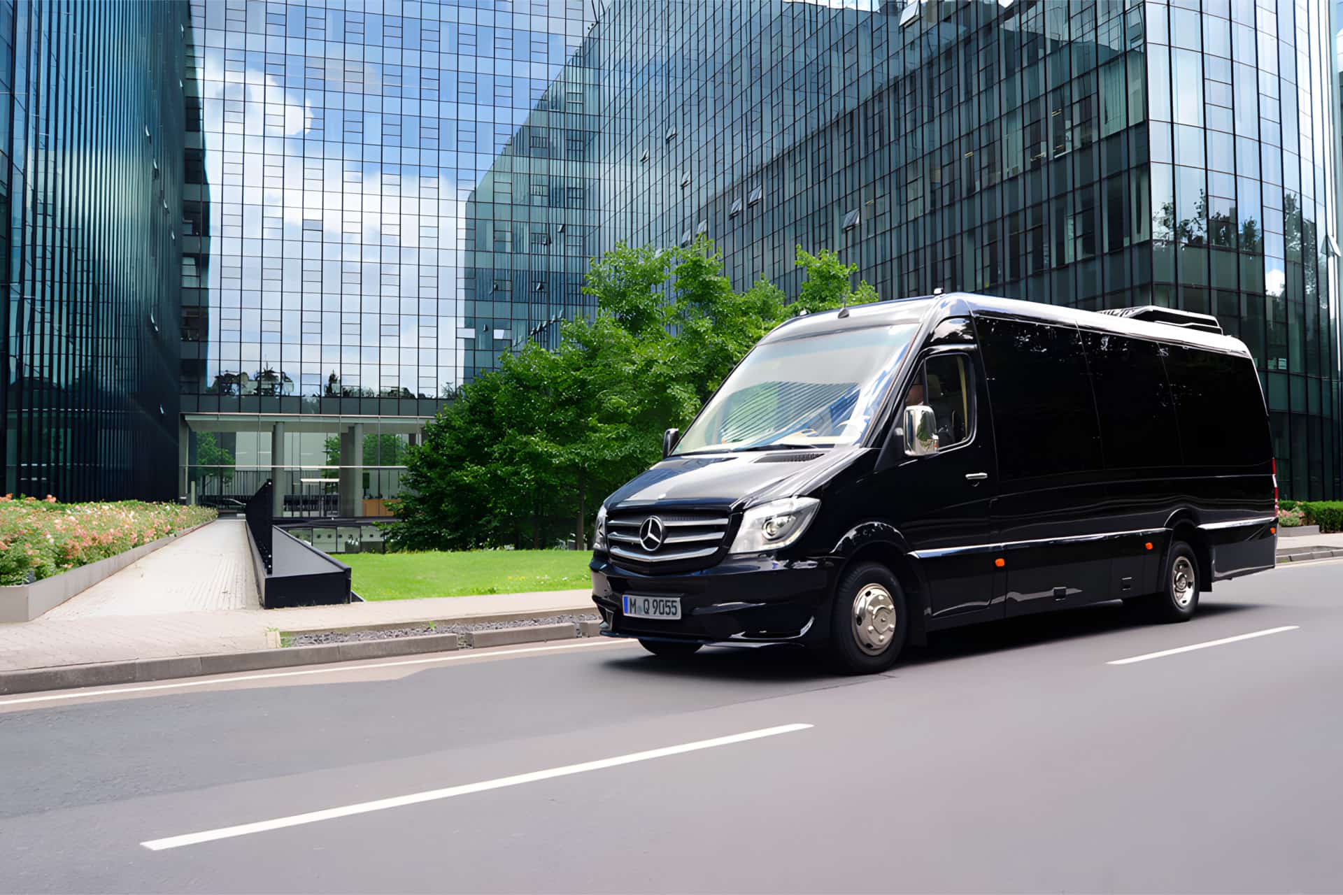 Luxury minibus, VIP Sprinter - for hire in Frankfurt and Hesse