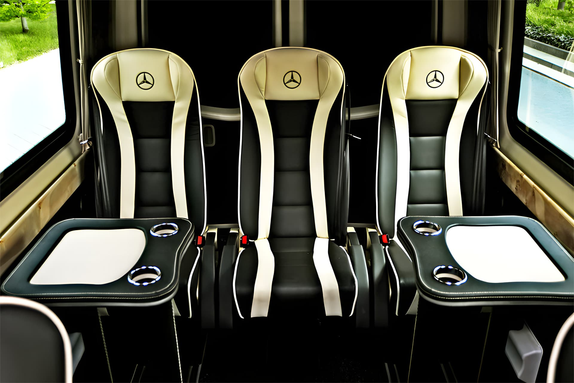 Luxury minibus, VIP Sprinter - for hire in Frankfurt and Hesse
